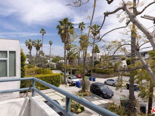 3 Br, 2 bath, Condo 631 Pacific St