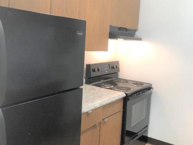 3 Br, 2 bath, Condo 6350 Forward Ave