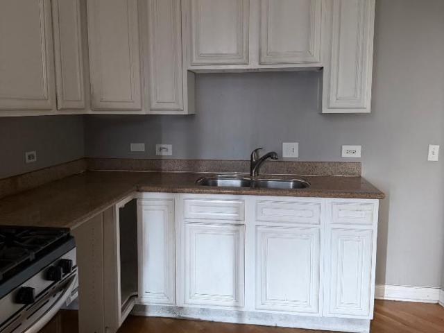 3 Br, 2 bath, Condo 6409 S Rhodes Ave