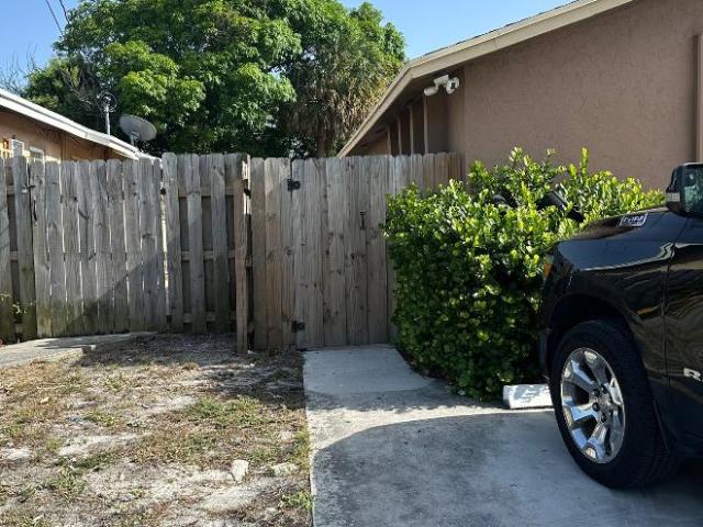 3 Br, 2 bath, Condo 641 W 9th St