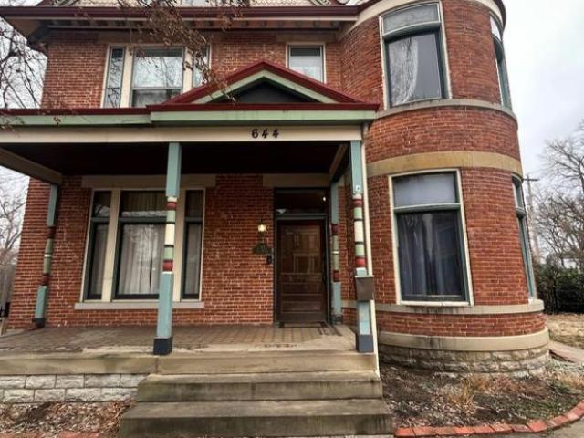 3 Br, 2 bath, Condo 644 Dayton St
