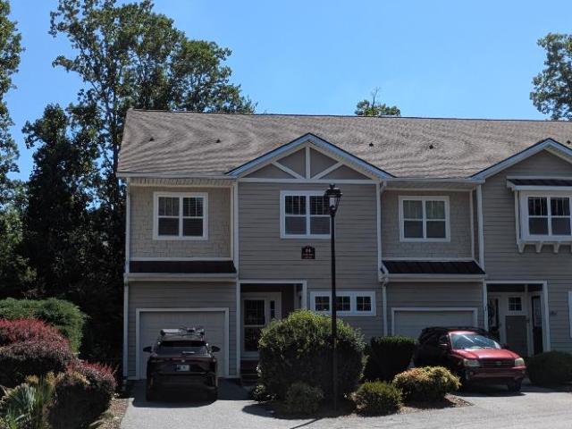 3 Br, 2 bath, Condo 64 Foxden Dr