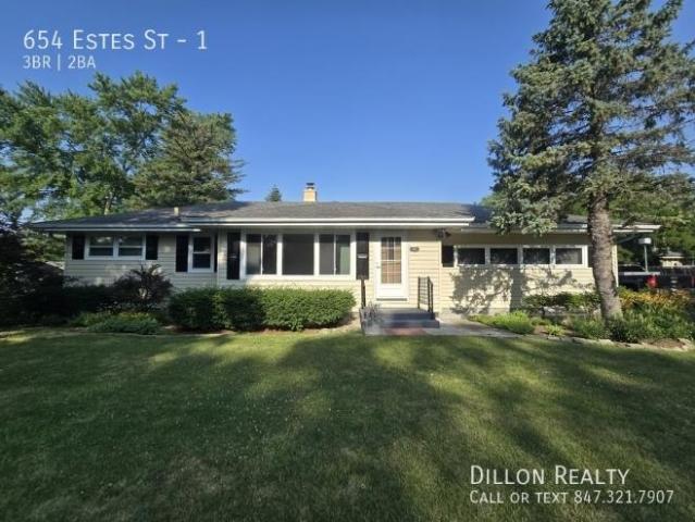 3 Br, 2 bath, Condo 654 Estes St
