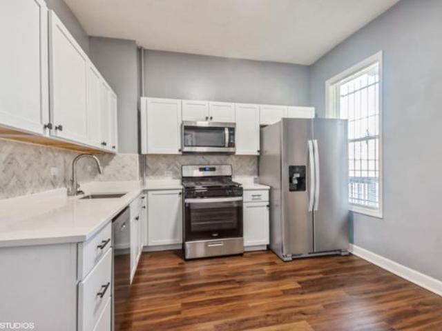 3 Br, 2 bath, Condo 6649 S Greenwood Ave