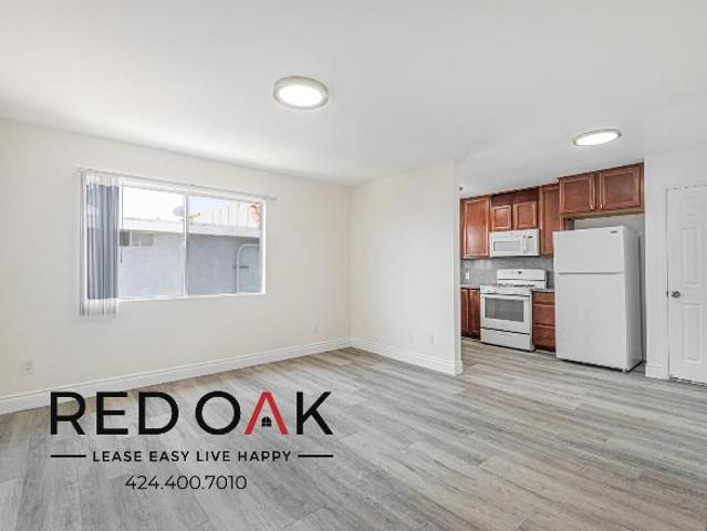 3 Br, 2 bath, Condo 6928 Agnes Ave