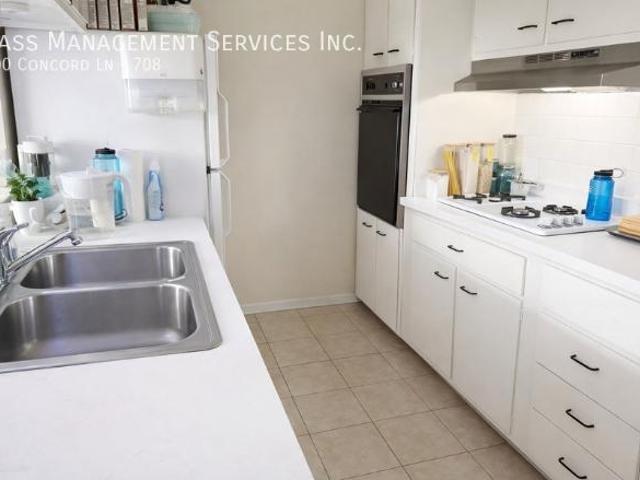 3 Br, 2 bath, Condo 700 Concord Ln