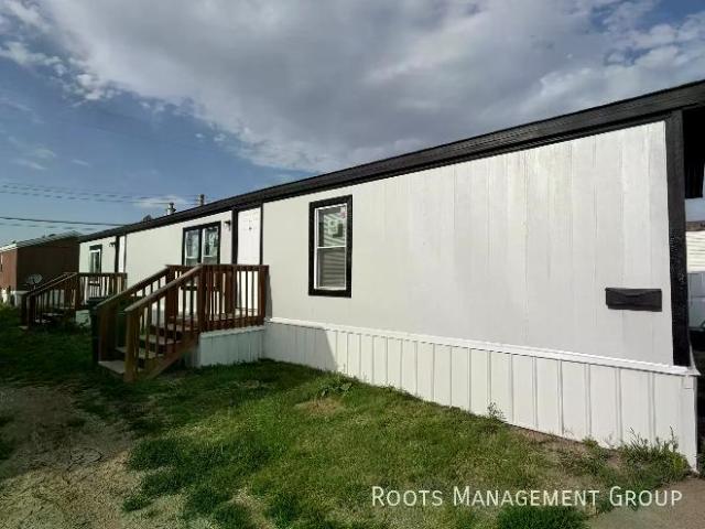3 Br, 2 bath, Condo 700 E 6th St