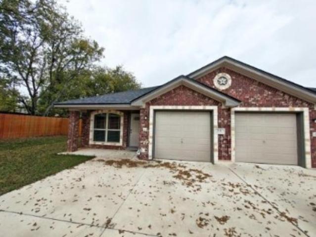 3 Br, 2 bath, Condo 701 Sladecek Drive