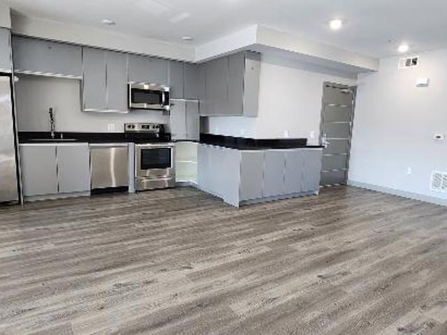 3 Br, 2 bath, Condo 7040 Woodman Ave