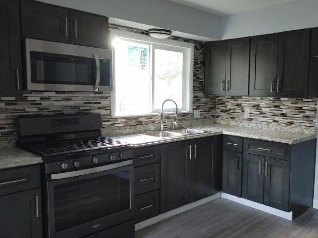 3 Br, 2 bath, Condo 705 Center Street