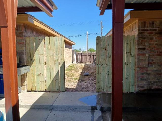 3 Br, 2 bath, Condo 712 Agate St