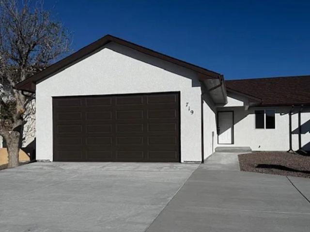 3 Br, 2 bath, Condo 719 S Bellflower Dr