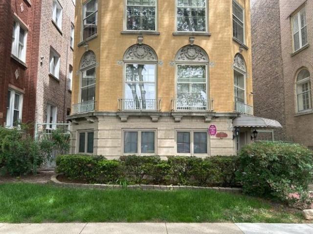 3 Br, 2 bath, Condo 723 Dobson St