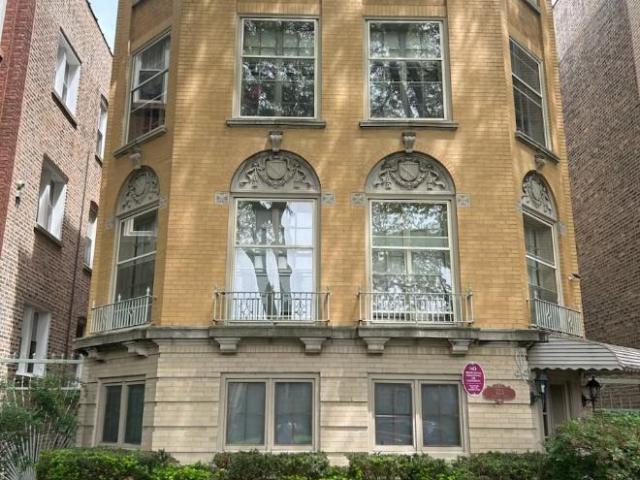 3 Br, 2 bath, Condo 723 Dobson St