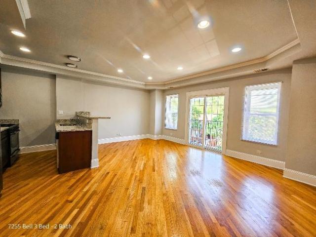 3 Br, 2 bath, Condo 7257 N Bell Ave