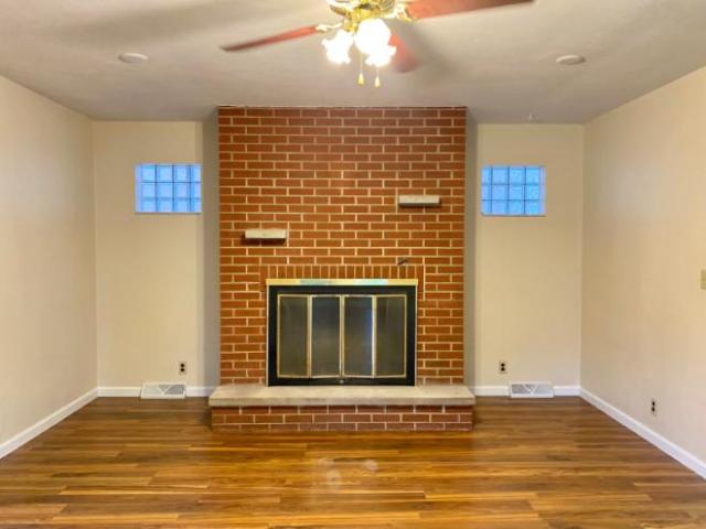 3 Br, 2 bath, Condo 727 B Lebanon Ave