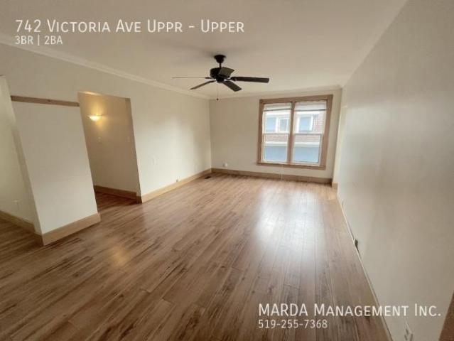 3 Br, 2 bath, Condo 742 Victoria Ave