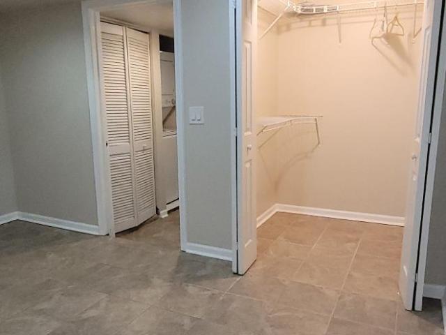 3 Br, 2 bath, Condo 7509 North Greenview Ave