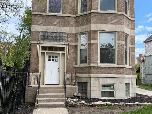 3 Br, 2 bath, Condo 7535 S Coles Ave