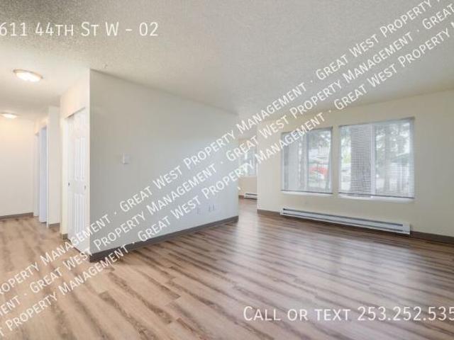 3 Br, 2 bath, Condo 7611 44th St W