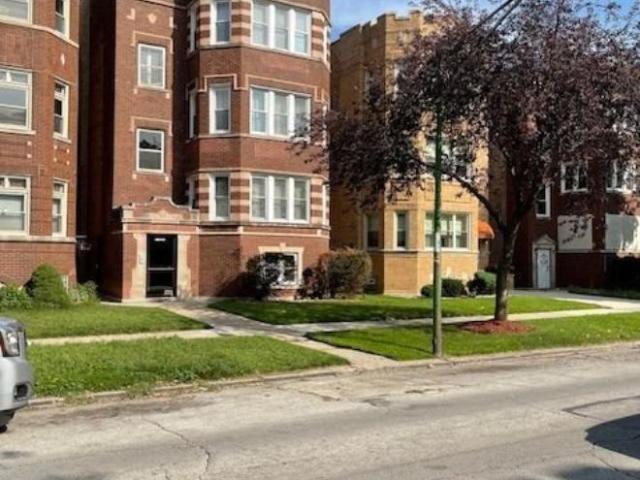 3 Br, 2 bath, Condo 7947 S Vernon Ave