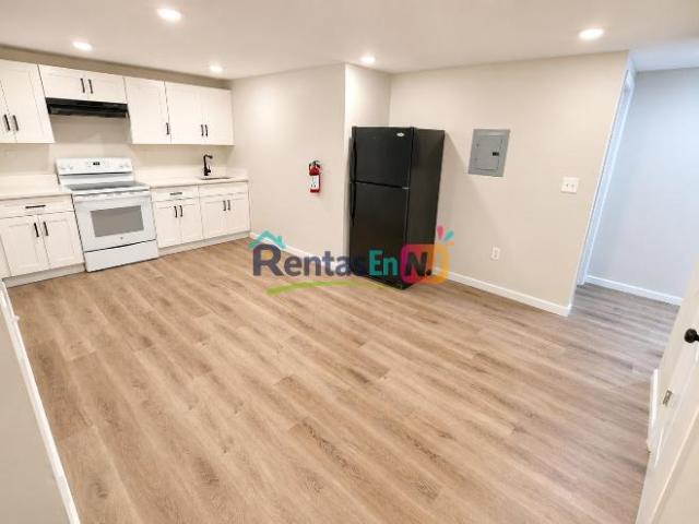 3 Br, 2 bath, Condo 79 Tillinghast St