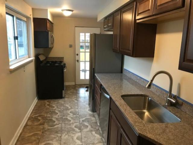 3 Br, 2 bath, Condo 811 Southern Avenue