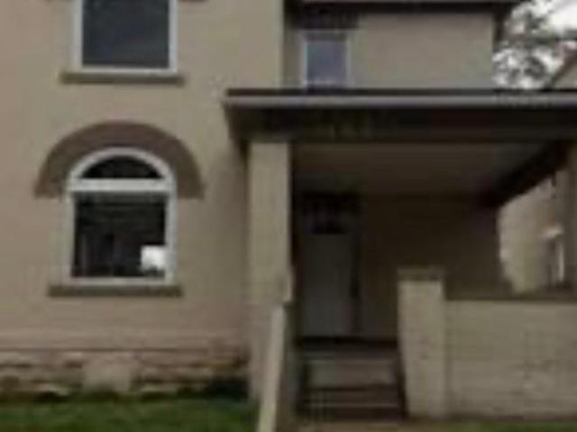 3 Br, 2 bath, Condo 815 Wilson Ave