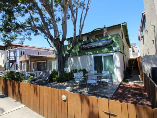 3 Br, 2 bath, Condo 820 Island Ct