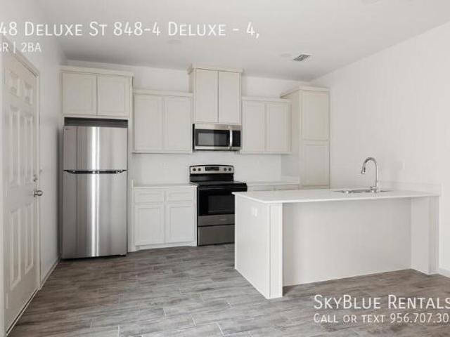 3 Br, 2 bath, Condo 848 Deluxe St
