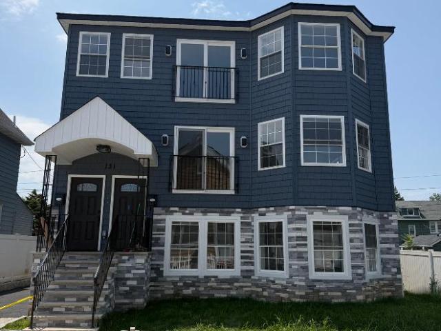 3 Br, 2 bath, Condo 86A N18th St