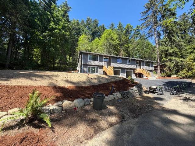 3 Br, 2 bath, Condo 8867 Old Military Rd NE