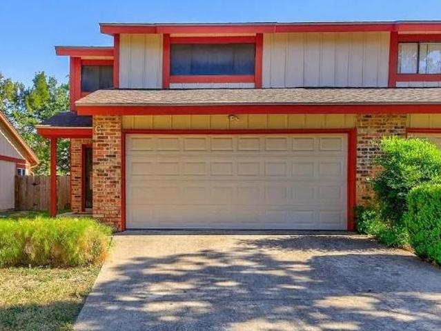 3 Br, 2 bath, Condo 8905 Trone Circle