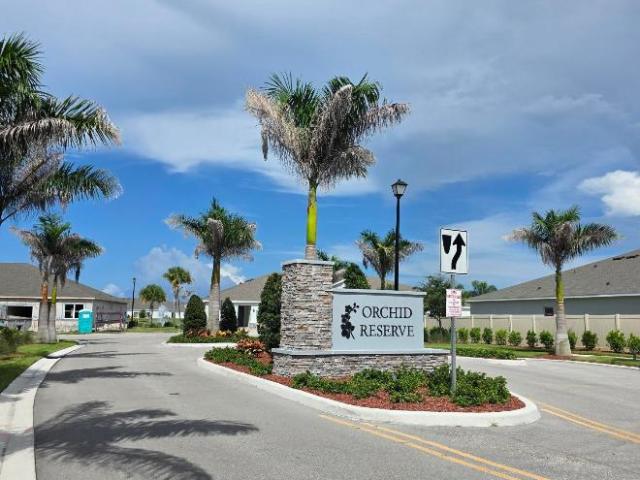 3 Br, 2 bath, Condo 8933 Orchid Reserve Cir
