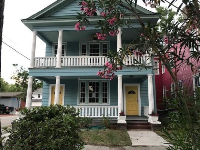 3 Br, 2 bath, Condo 900 East Park Avenue