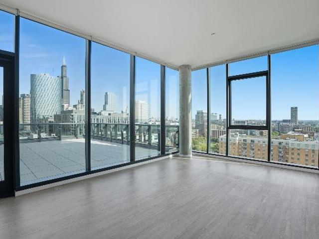 3 Br, 2 bath, Condo 902 W Washington