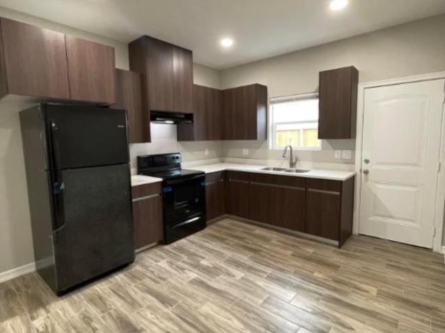 3 Br, 2 bath, Condo 909 W Kohala Ave