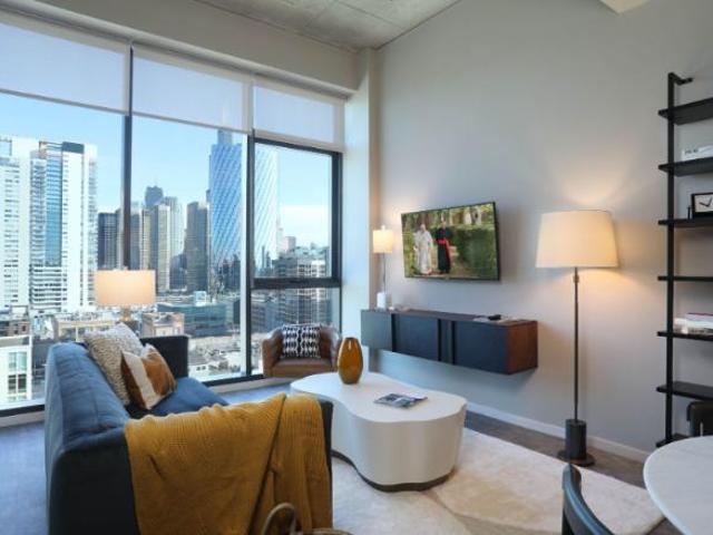 3 Br, 2 bath, Condo 911 W Washington