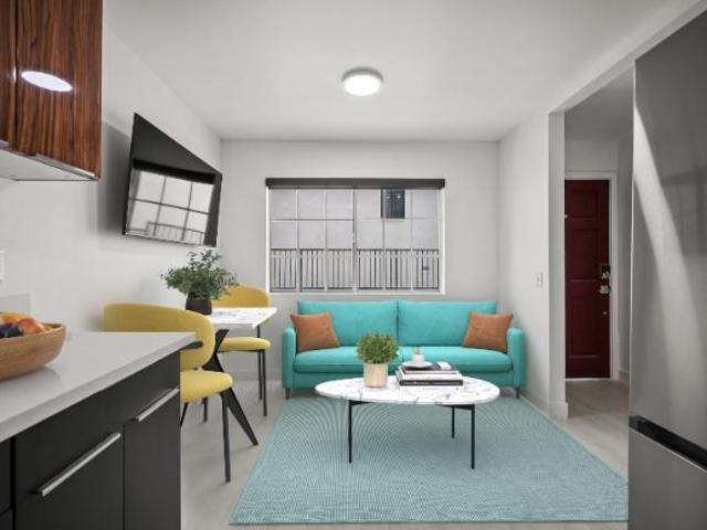 3 Br, 2 bath, Condo 920 Everett Street