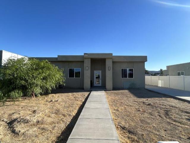 3 Br, 2 bath, Condo 9236 E Ave T 6