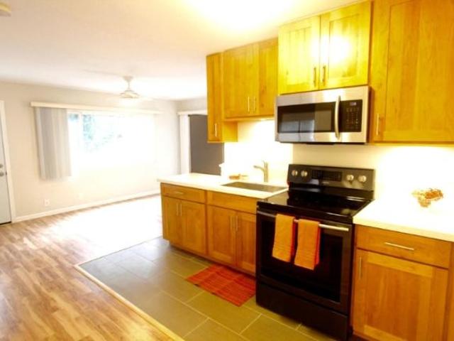 3 Br, 2 bath, Condo 923 Green St