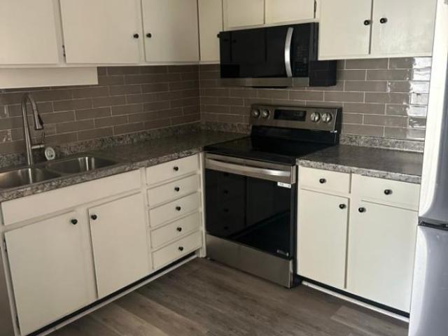 3 Br, 2 bath, Condo 925 Cleveland St
