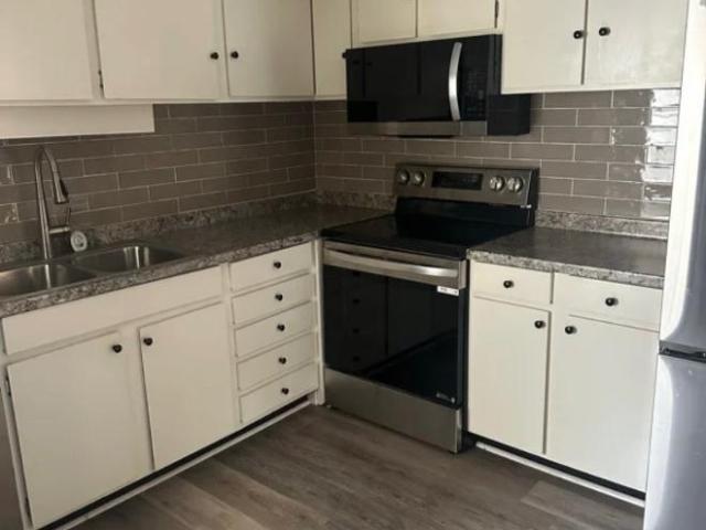 3 Br, 2 bath, Condo 925 Cleveland St