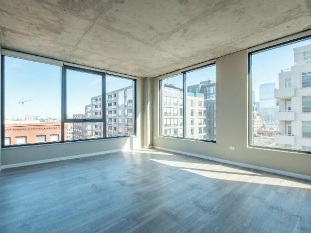 3 Br, 2 bath, Condo 929 W Washington Blvd