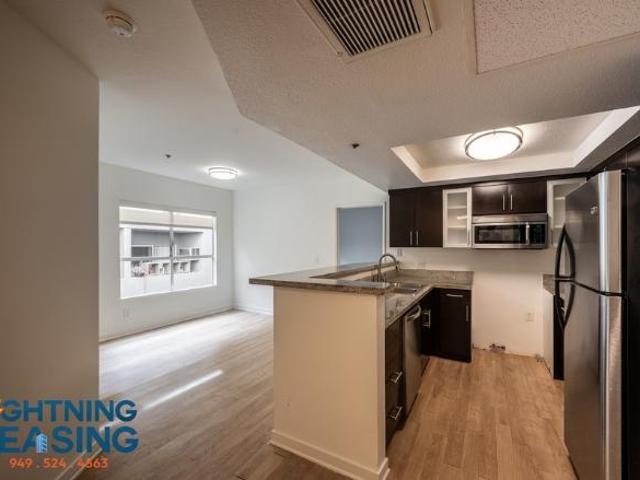 3 Br, 2 bath, Condo 939 Palm Ave