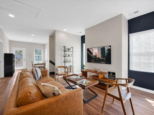 3 Br, 2 bath, Condo 945 Palmetto Avenue Southwest