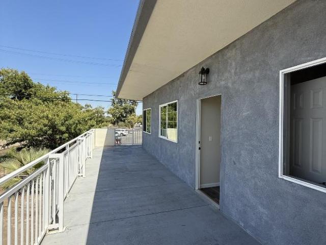 3 Br, 2 bath, Condo 948 N Van Ness Ave