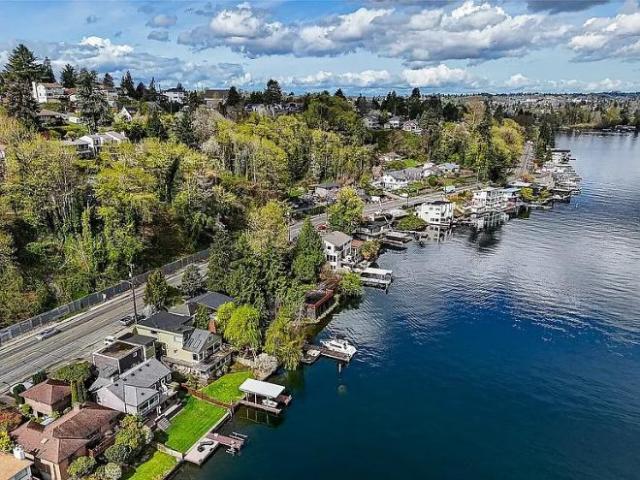 3 Br, 2 bath, Condo 9750 Rainier Ave S