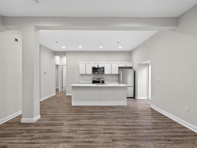 3 Br, 2 bath, Condo 980 N Marshall Street