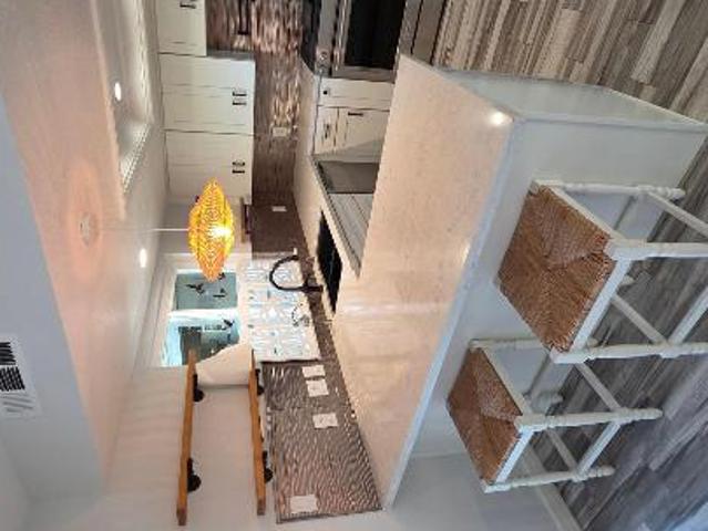 3 Br, 2 bath, Condo 985 Juniper Ct